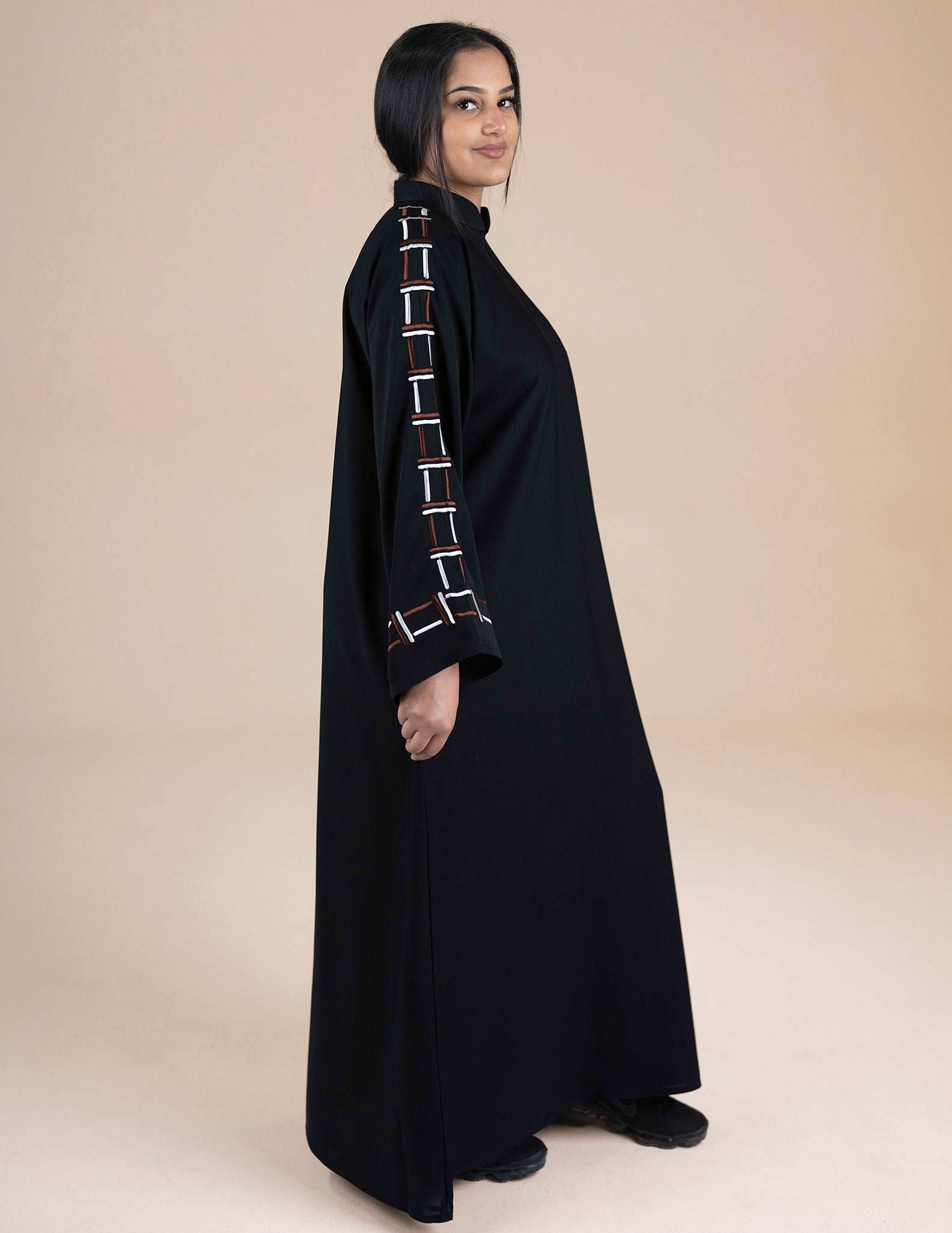 Black Quarter Zip 'Sumayah' Abaya – AZAARYA